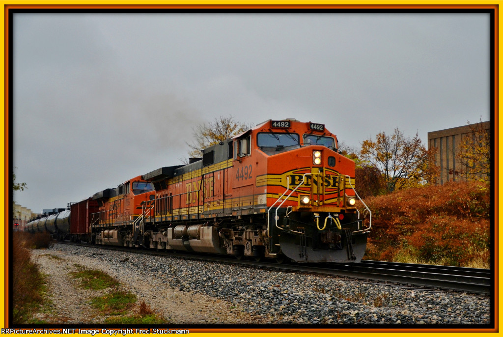 BNSF 4492